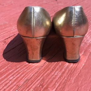 Palizzio | Shoes | Vintage Palizzio Gold Leather Pumps Size 7b 2 Inch ...